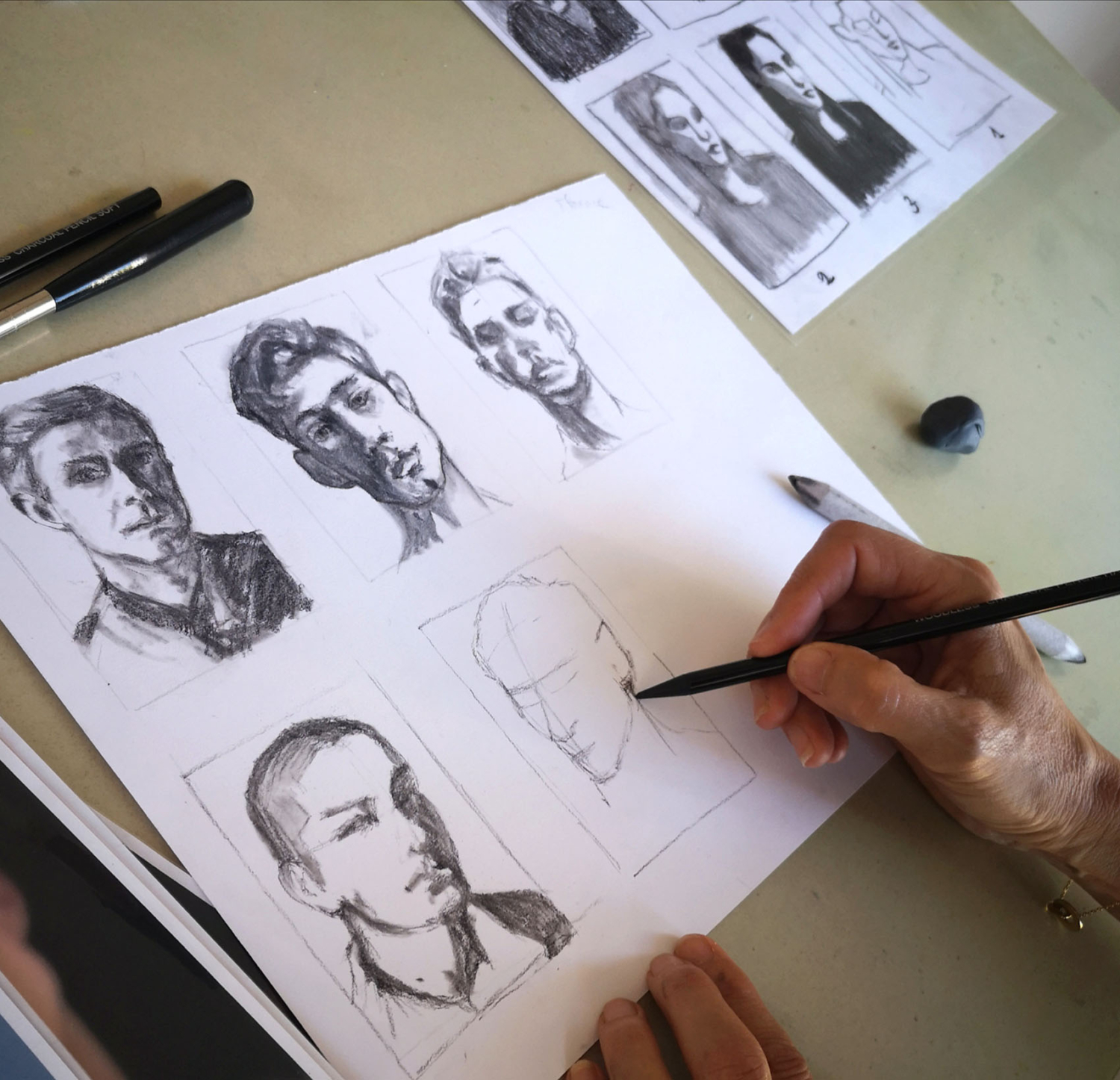 Dessin de Portrait - Bulle Créative - Atelier d arts plastiques